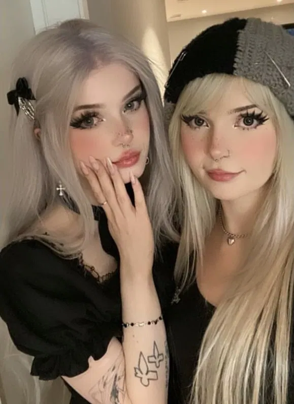 Jenny Wullum 'ratskeleton' & Hanna Wullum 'milkgore'