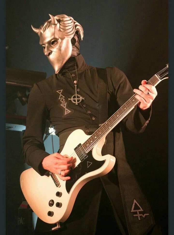 Alpha Ghoul || Shoulder