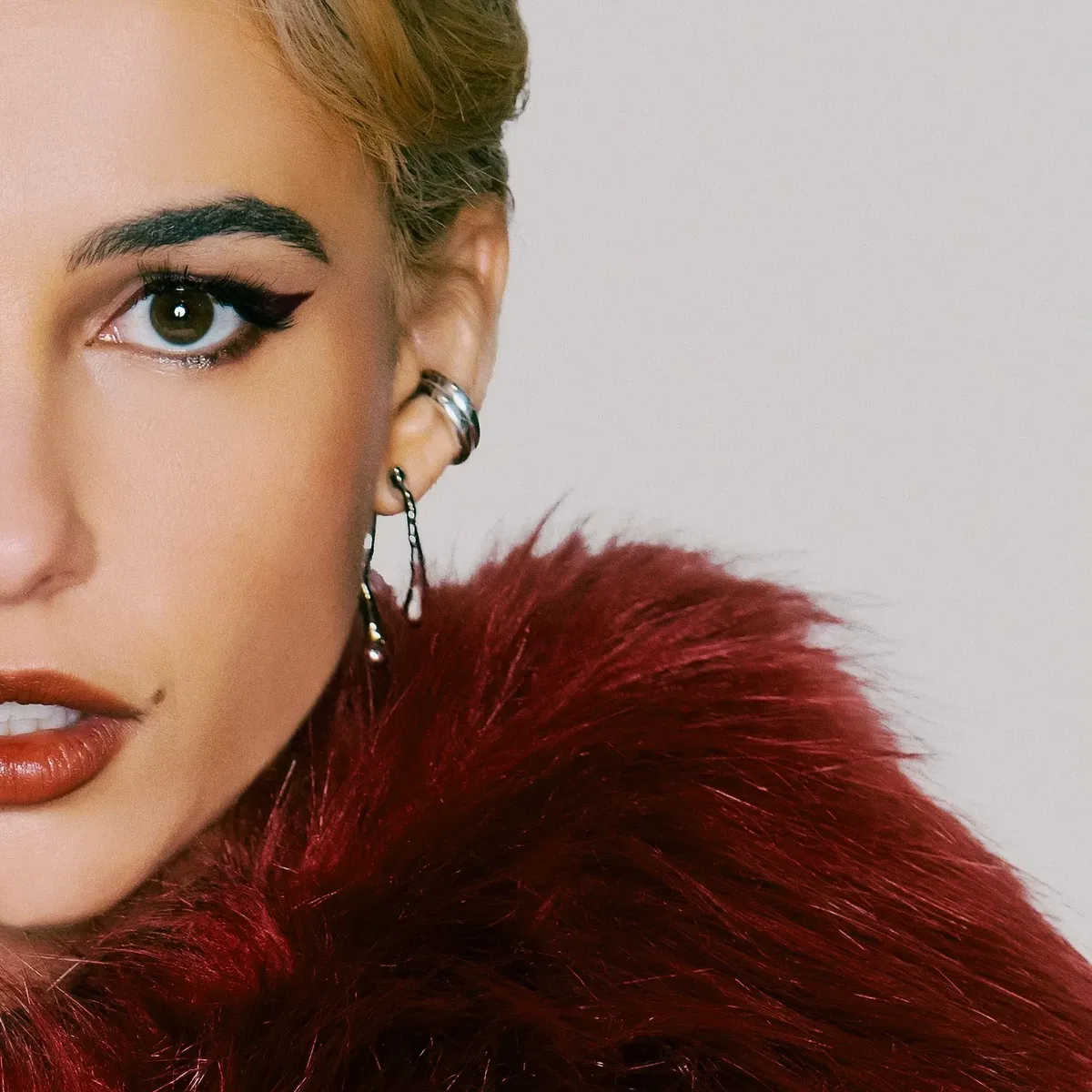 Skye Riley (Smile 2, no monstrosity)