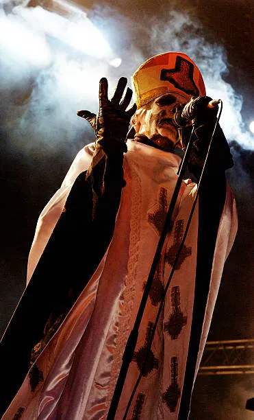 Papa Emeritus I || Primo