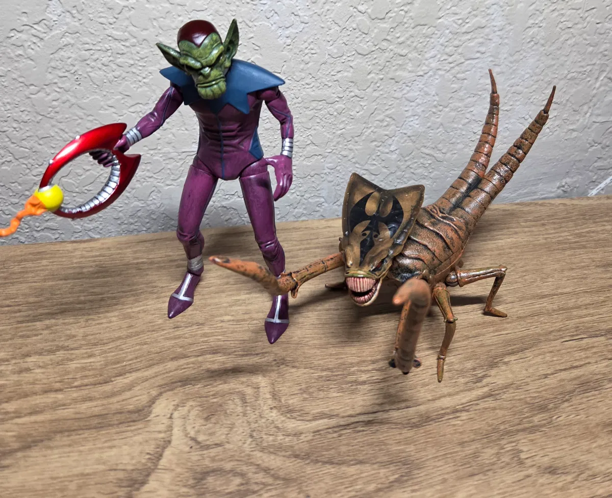 Optimus prime fan figure reviews part 1:Marvel select alien legends ...