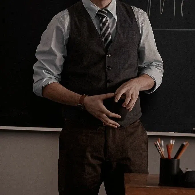 New Professor.《James Halley》