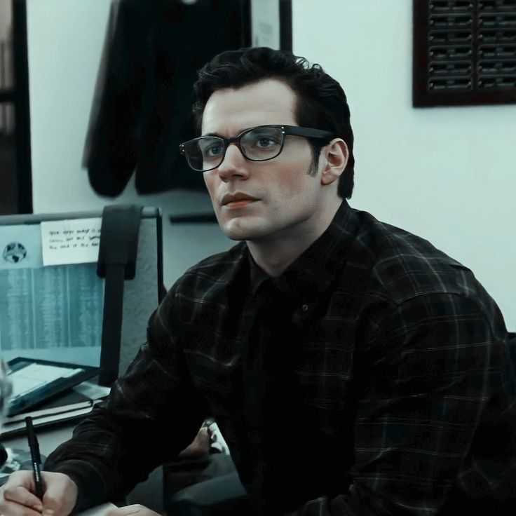 Clark Kent | SUPERMAN
