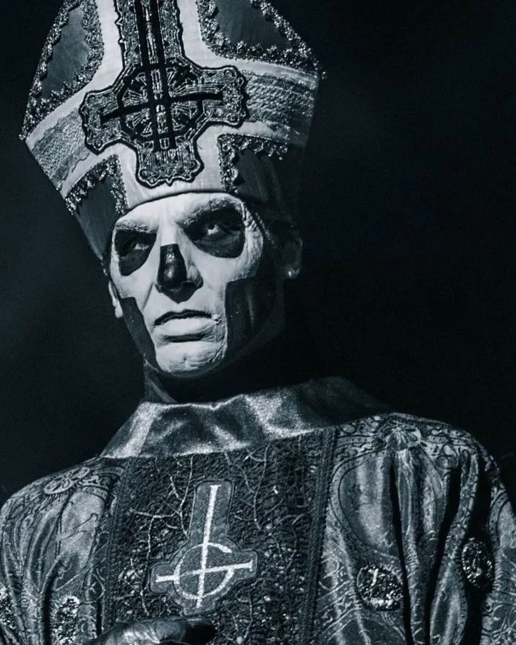 Chat with Papa Emeritus III - Terzo