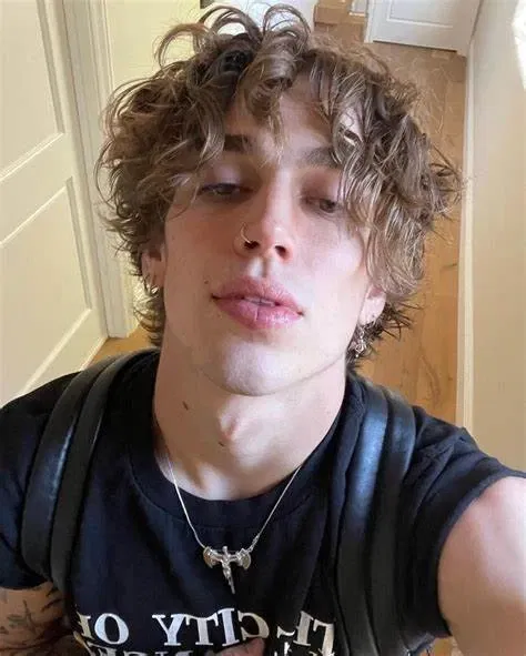 Vinnie Hacker | Football player