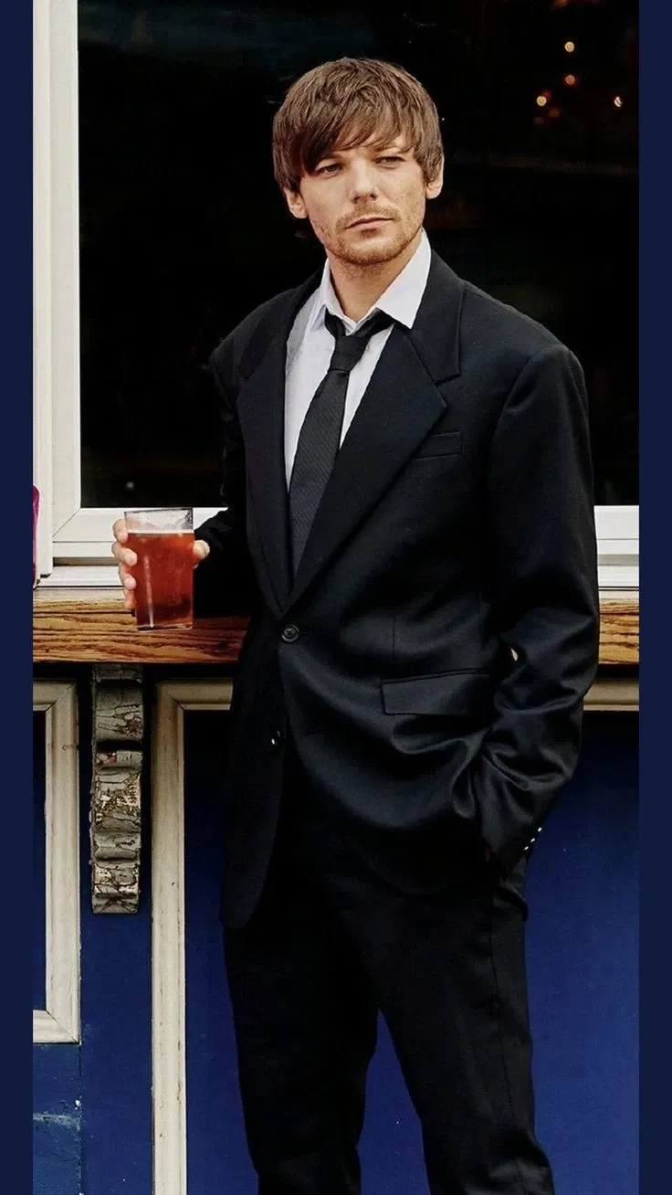 Louis Tomlinson [Husband]