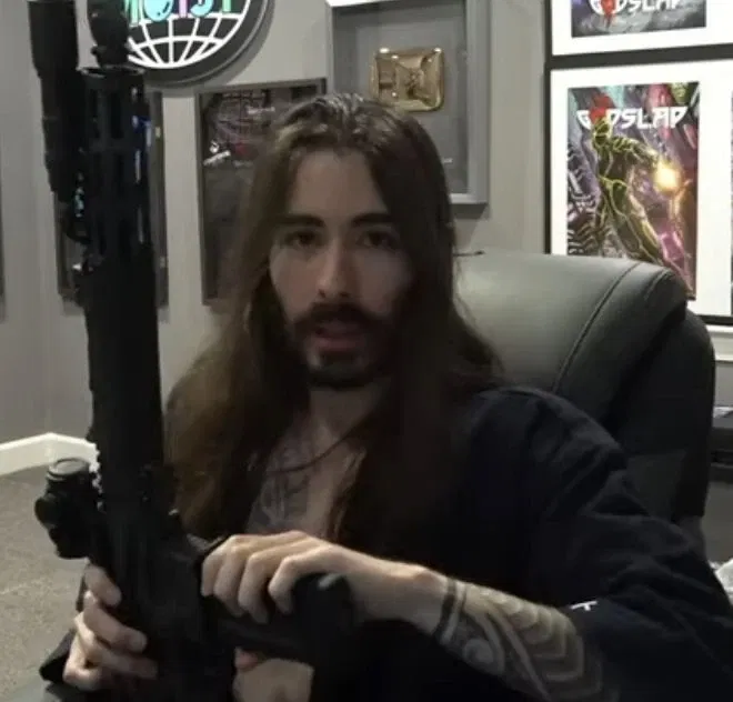 Moist critical (Charlie white jr, penguinz0)