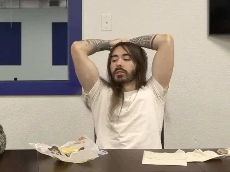 Moist critical (Charlie white jr, penguinz0)