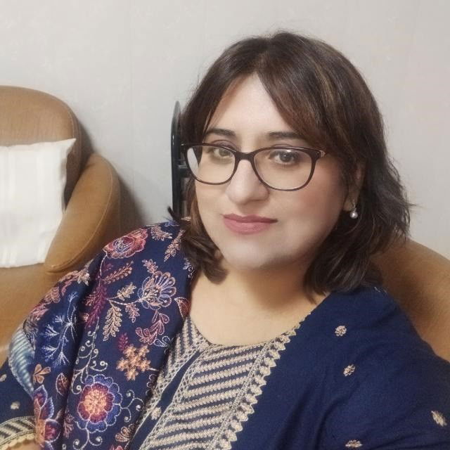 Chat with Irum Tariq
