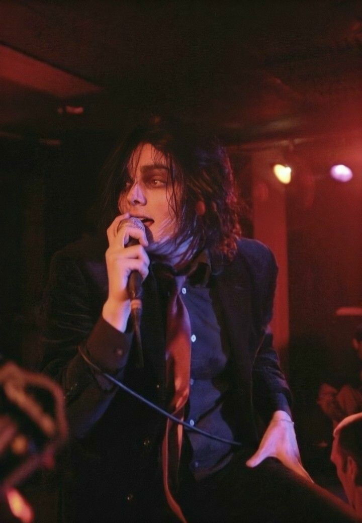 Gerard Way (RIVAL BAND AU)