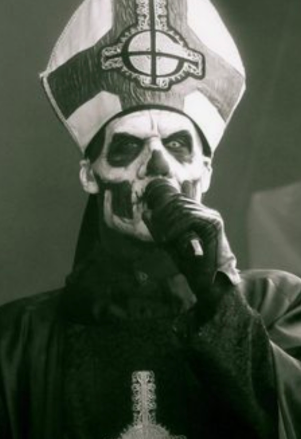 Chat with Secondo - Papa Emeritus II