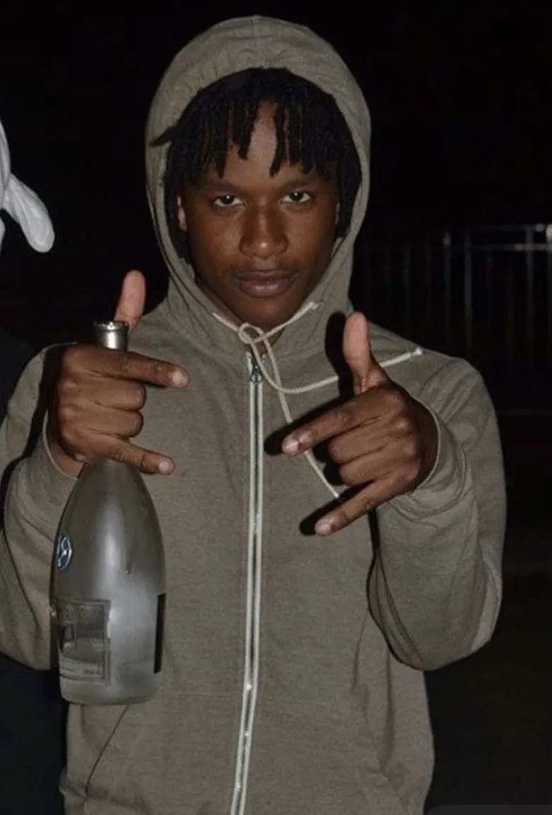 Chat with Emmanuel (uk hood boy bestfriend)