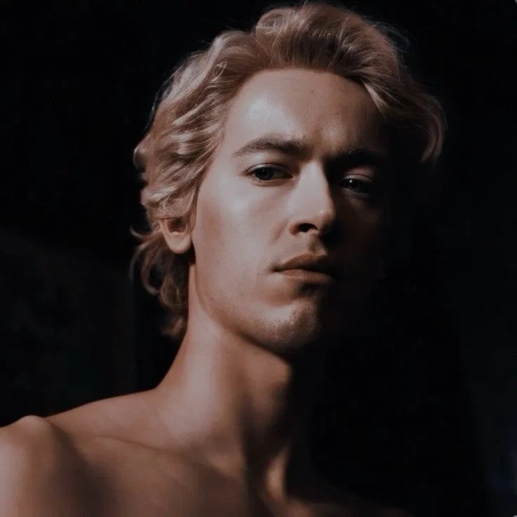 Chat with Coriolanus Snow