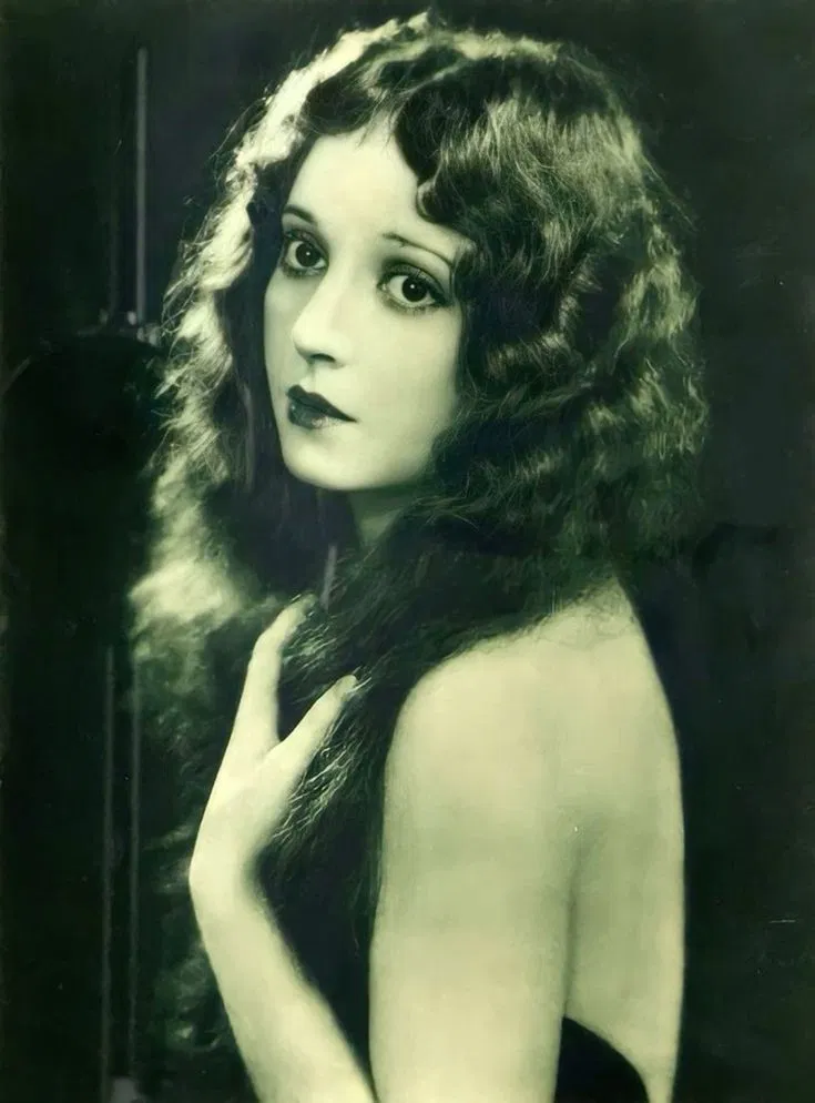 Celestia D'Angelo | The mafia boss's daughter