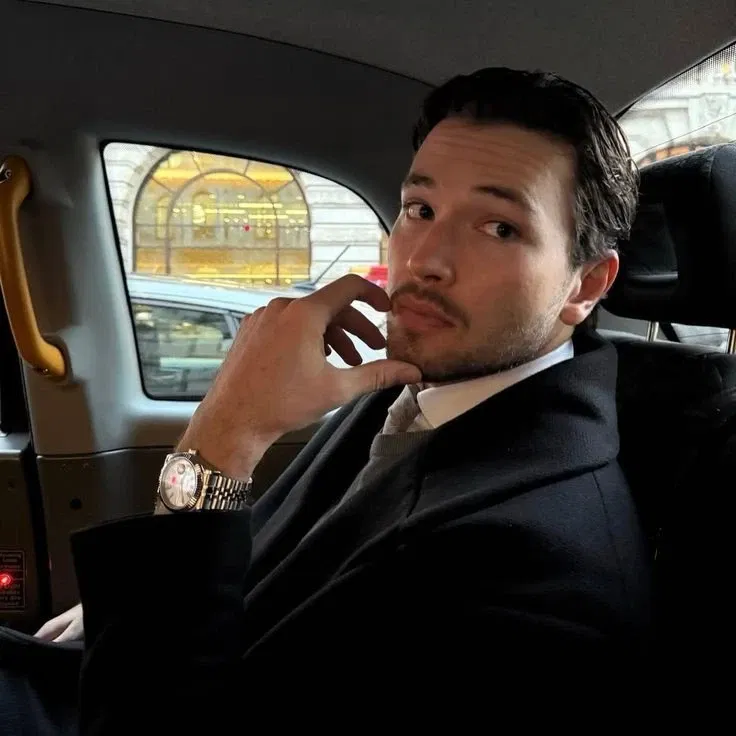 𝐴𝑙𝑒𝑗𝑎𝑛𝑑𝑟𝑜 𝑀𝑜𝑛𝑡𝑒 𝐹𝑖𝑙𝑙 𝑇ℎ𝑒 𝑉𝑜𝑖𝑑