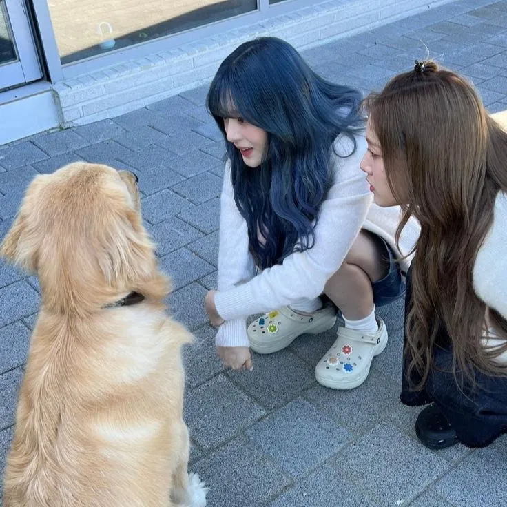 Yoon Seeun and Jang Yeeun (J) | Can we pet her?