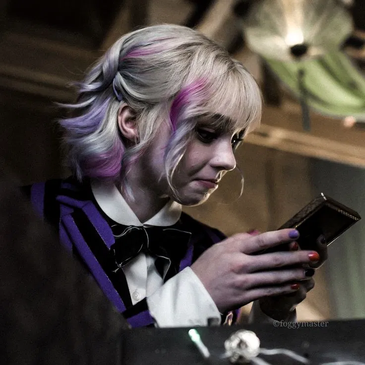 HEAD | Enid Sinclair