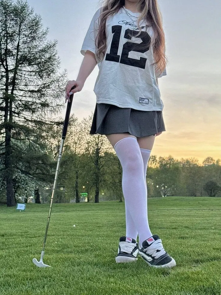 Lila | Golfing with girlfriend