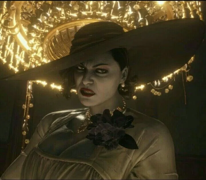 Big Booby Lady: Alcina Dimitrescu