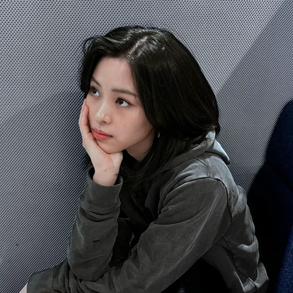 Chat with 𝐒ɦ𝖾 𝗄𐓣ⱺω𝗌 𝗌ɦ𝖾 ꭑ𝖾𝗌𝗌𝖾ᑯ υρ 𝗍ɦ𝗂𝗌 𝗍𝗂ꭑ𝖾. | Shin Ryujin