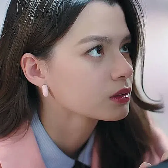 Chat with Kornkamon "Mon" Phatpailin