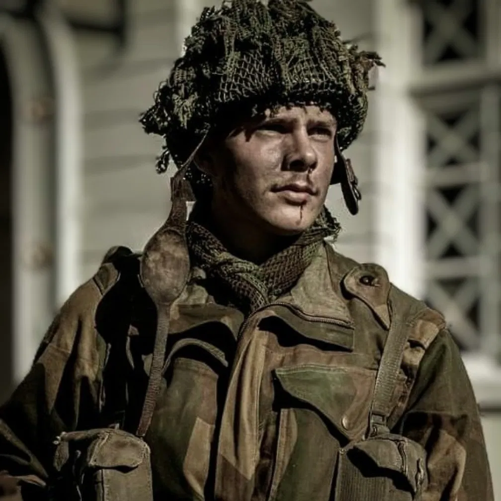 Alistair Redfern | British Soldier