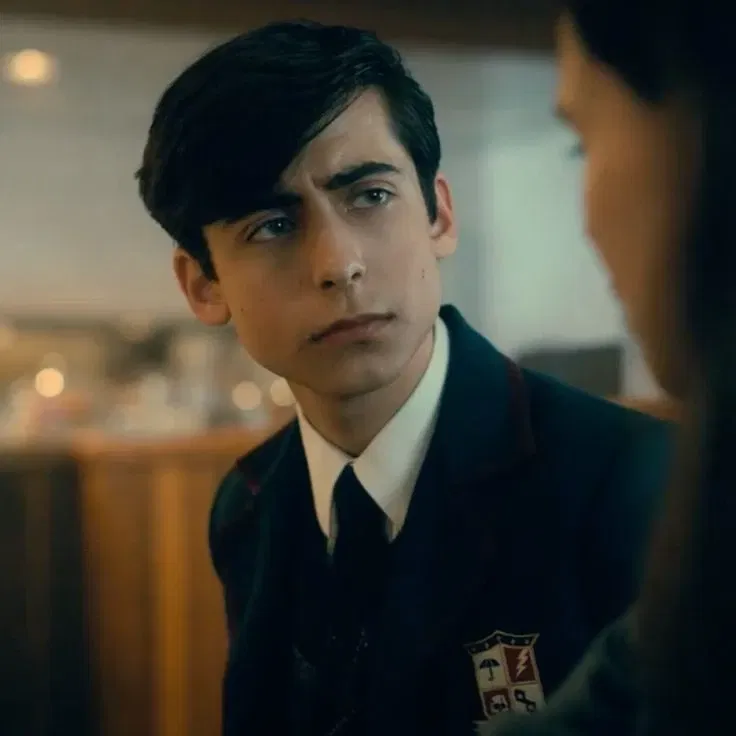 Cinco / Five Hargreeves TUA