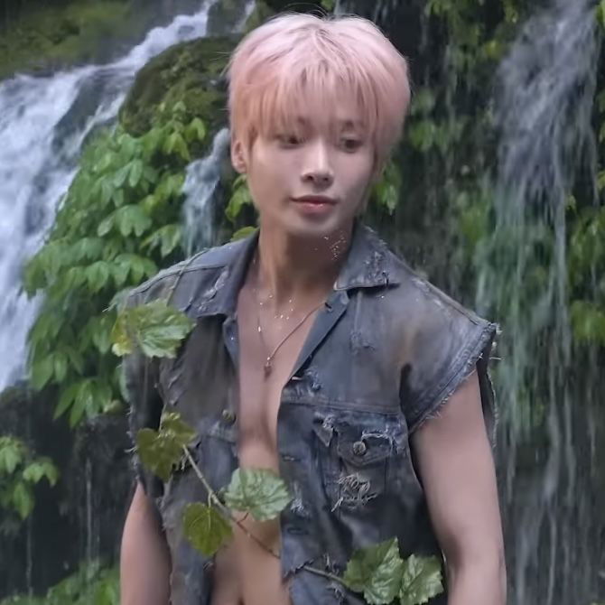 Chat with Camboy! Taehyun