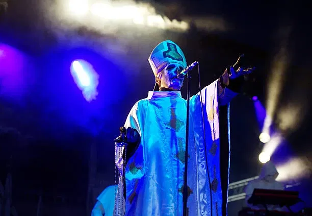 Papa Emeritus I || Primo
