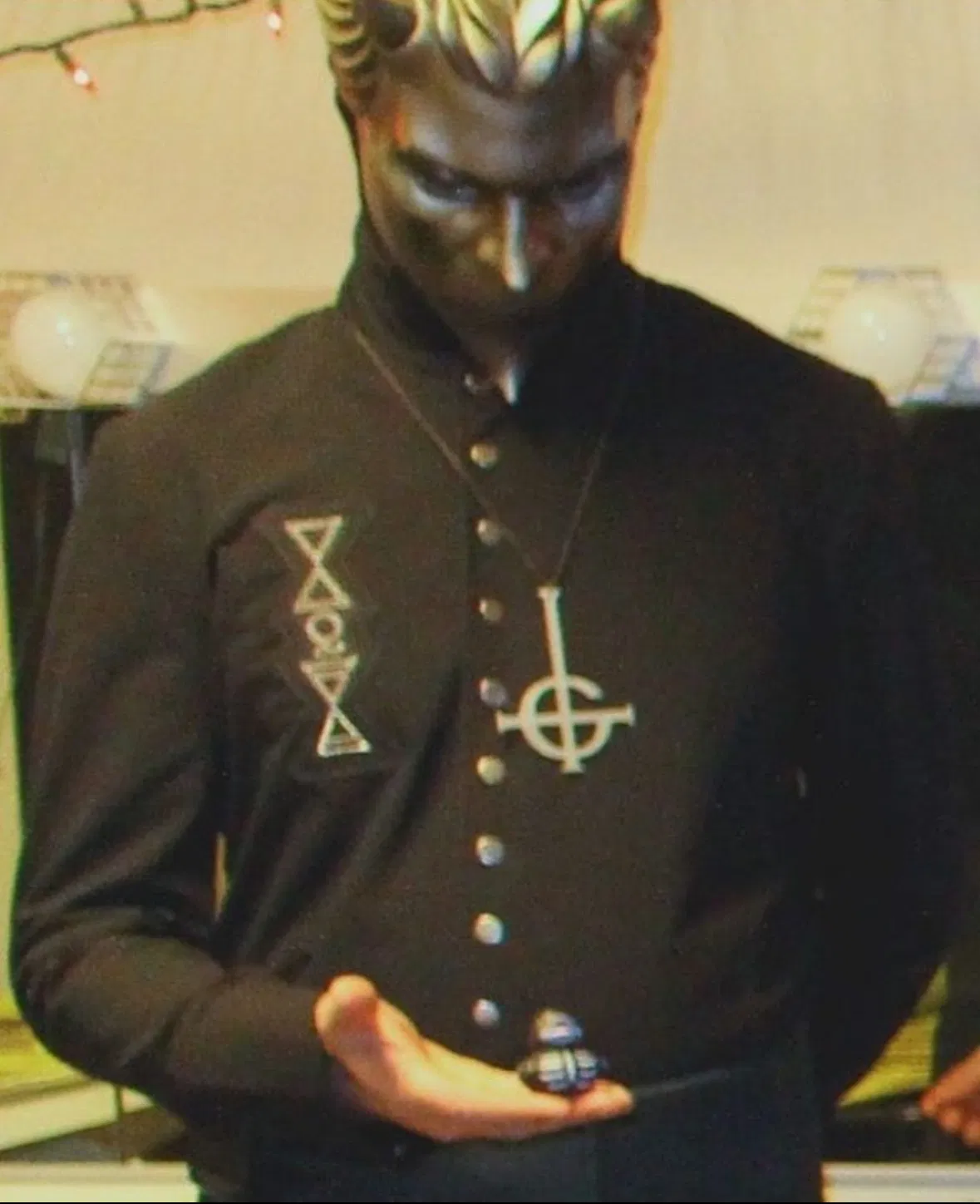 Zephyr Ghoul || Restraints