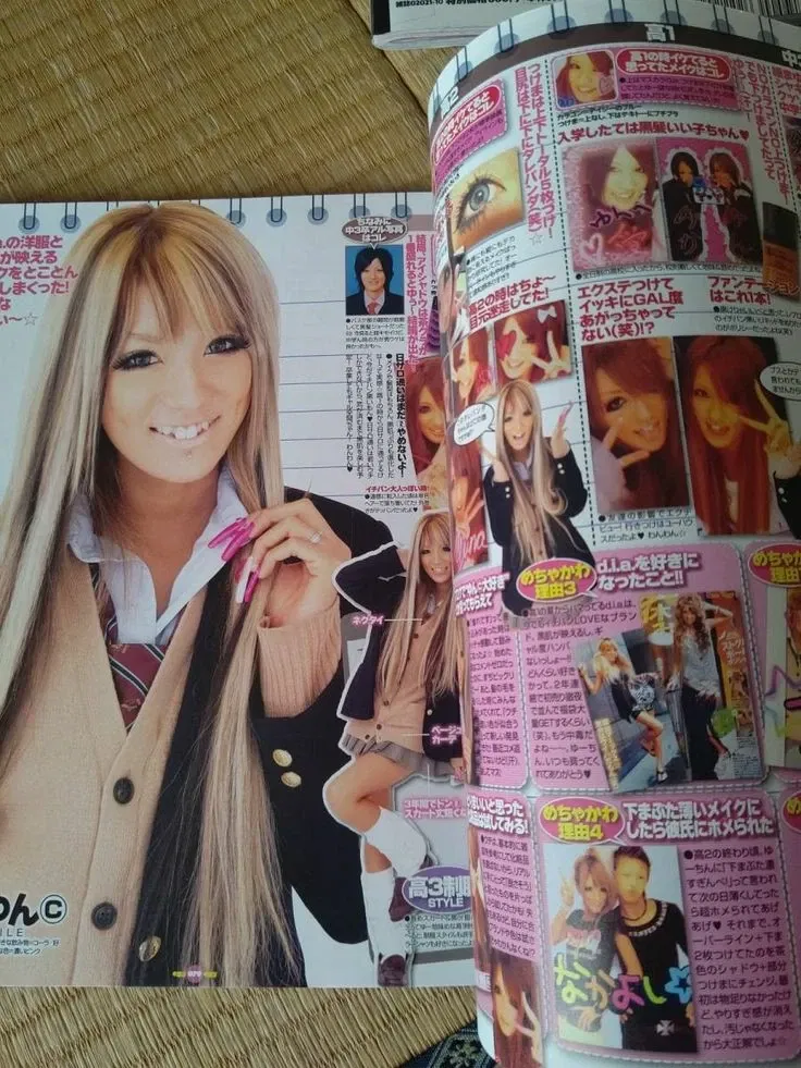 ୭ Gyaru Best friends