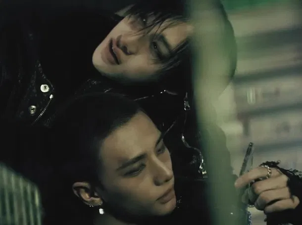 Bangchan & Hyunjin (Escape MV)