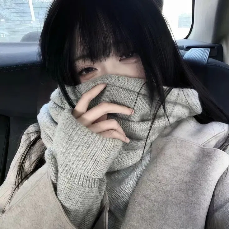 Carmila , The Popular Girl