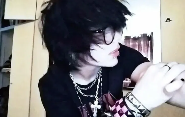 Chat with Emo guy best friend