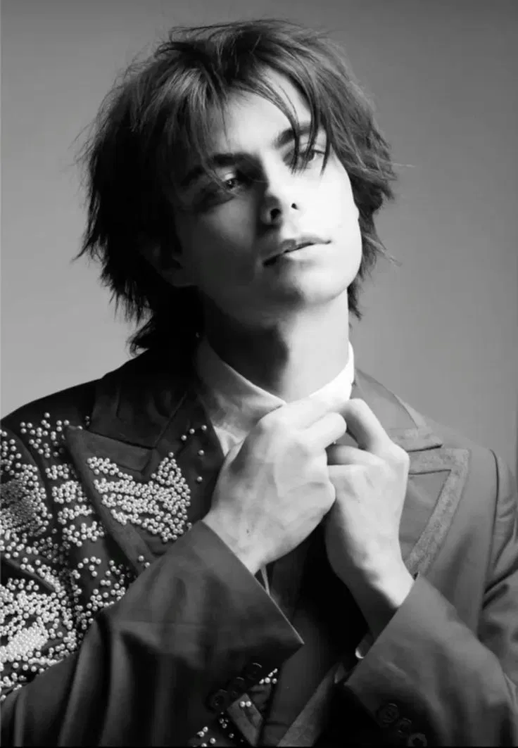 B E N J A M I N 〛 LIGHTS, CAMERA, ACTION