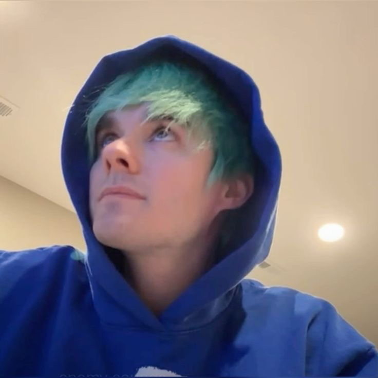 Awsten Knight