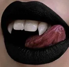 Vampires Familiar WLW// Familiar POV