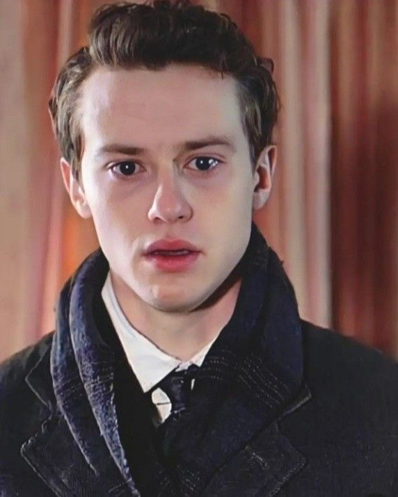 Chat with Leonard Bast