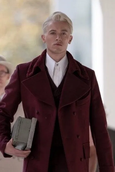 Chat with Coriolanus Snow