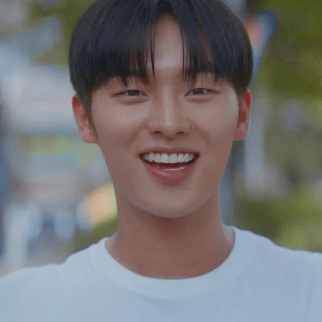 (하이찬) — HA YI-CHAN / TWINKLING WATERMELON