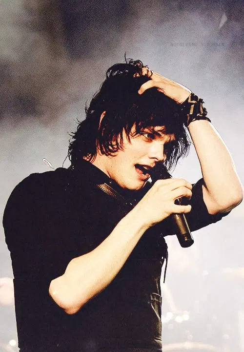 Chat with Gerard Way