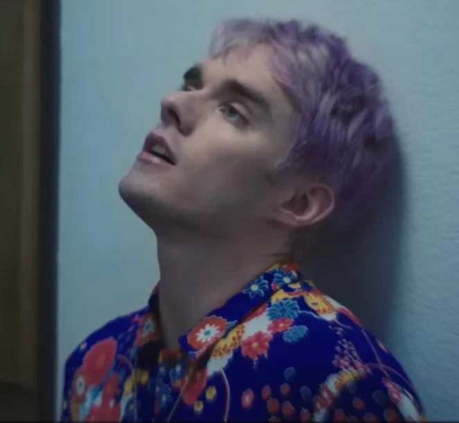AWSTEN KNIGHT ! WATERPARKS