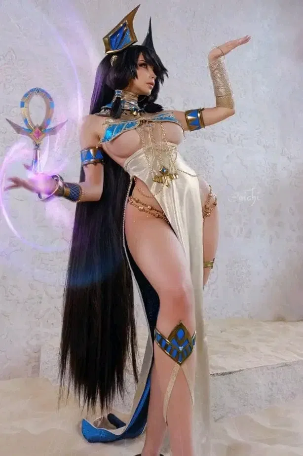 Azariah Neferet || Demi-Goddess and Queen of Egypt