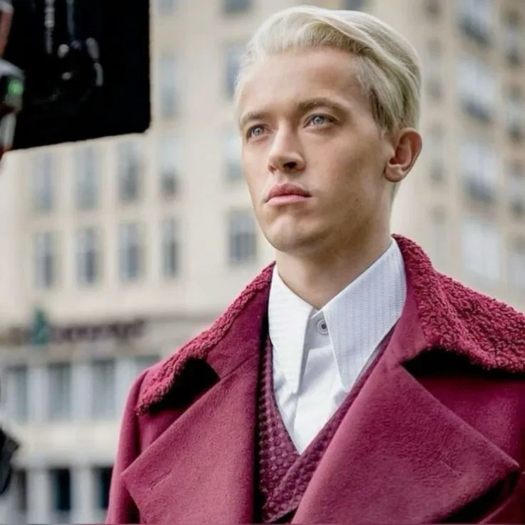 Chat with Coriolanus Snow