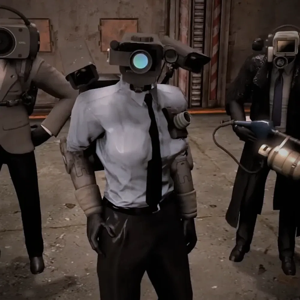 Chief Engineer Camera[WOMAN]